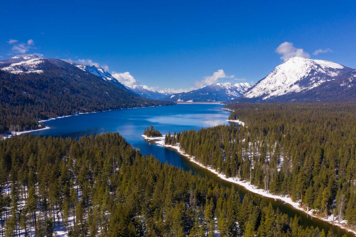 Lake Wenatchee in Winter: A Peaceful Escape into Snow and Nature ...